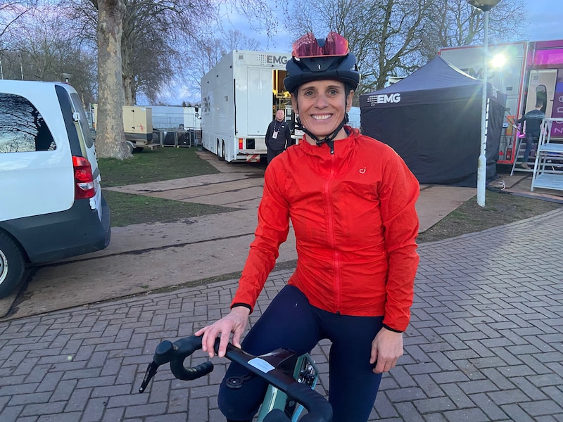 Lees hier alles terug over dag 2 van het WK veldrijden: Lucinda Brand ...