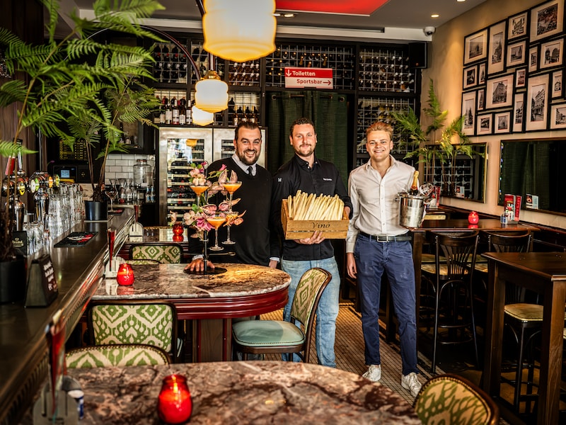 Het heel oude restaurant De Zalm in Gouda gaat met zijn tijd mee en is ...
