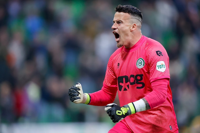 Kamikazekeeper drijft Ajax tot wanhoop: dit is Etienne Vaessen, die als ...