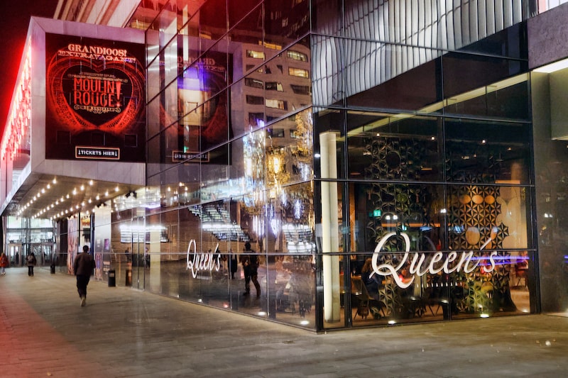 Veel smaak en weinig sfeer bij theaterrestaurant Queens | Regio | AD.nl