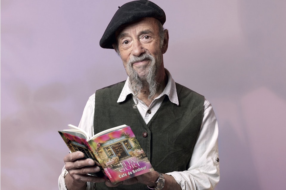 Ilja Gort presenteert nieuw boek Café de Bonheur in bibliotheek 's ...