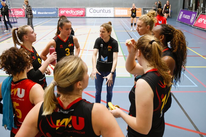 Na moeizame eerste seizoenshelft liggen volleybalsters Utrecht plots op koers voor play-offs ...