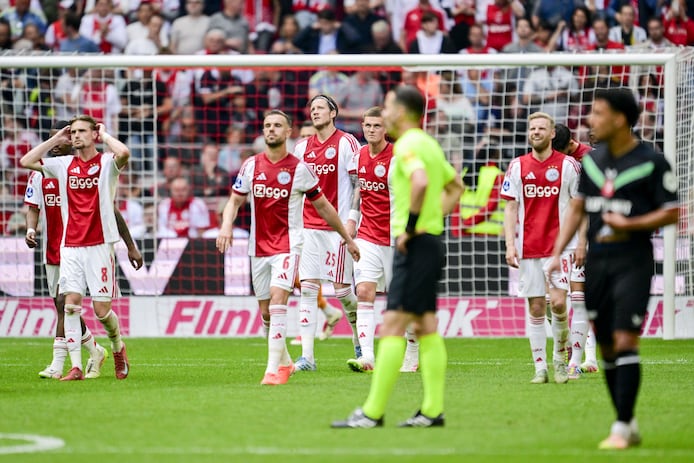 Ajax grijpt ondanks zege op FC Twente naast landstitel | Titelstrijd ...
