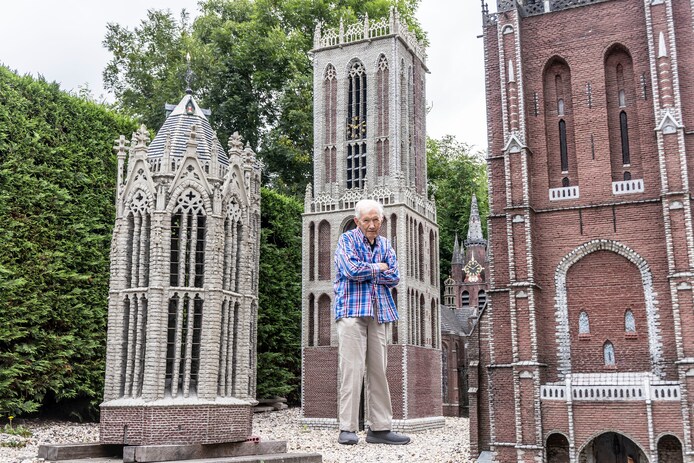 Veel geïnteresseerden voor zelfgebouwde Dom van Chris (88): ‘Stond hier ...