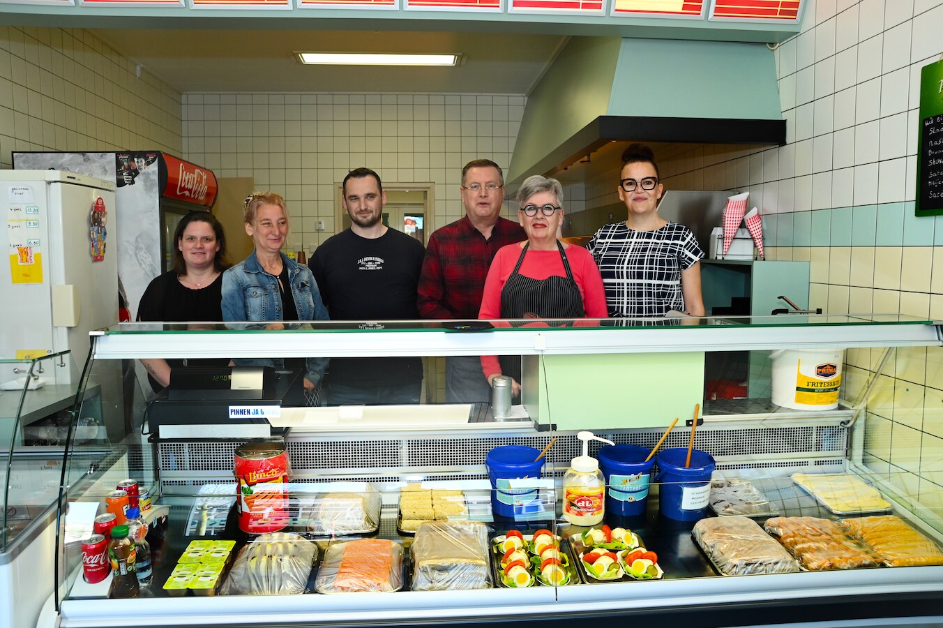 Meijer's Frituur geeft stokje en recepten door aan familie die de zaak ...