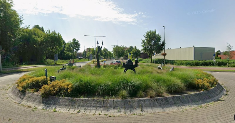 Kunstwerk ‘Droomeiland’ op rotonde Hendrik-Ido-Ambacht tijdelijk ...