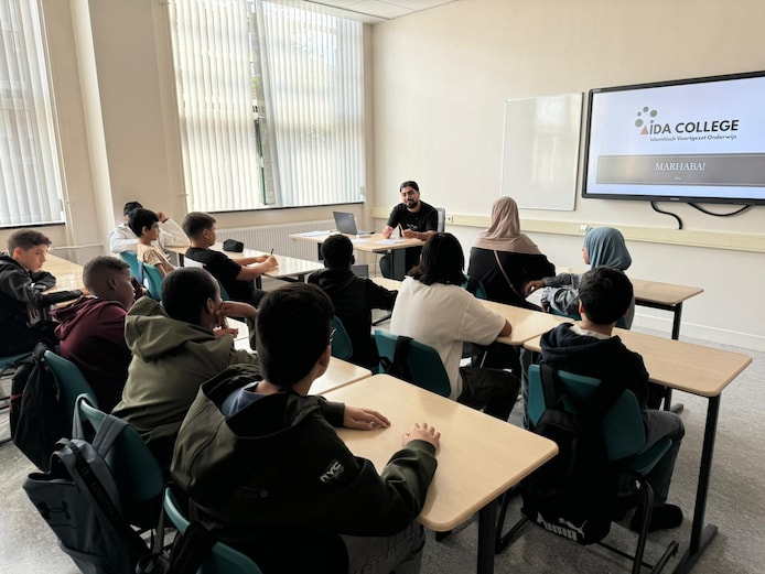 Ouders dankbaar voor eerste islamitische middelbare school in Den Haag: ‘Duizend leerlingen is ...