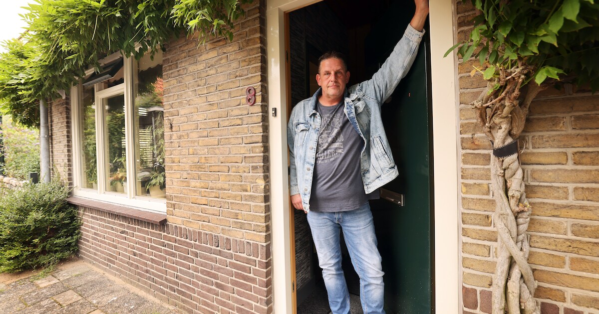 Sven (48) werd na overlijden van moeder uit huurhuis gezet, nu staat die woning al acht maanden ...
