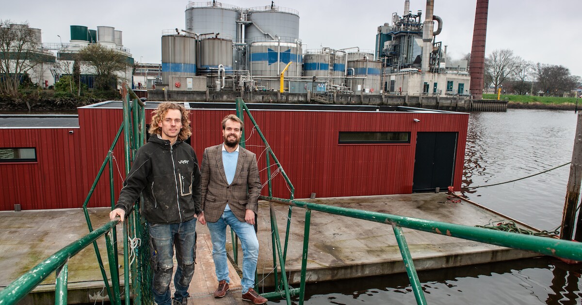 Broers bouwen voor het eerst woonboot geheel op Goudse bodem: ‘Hier ...
