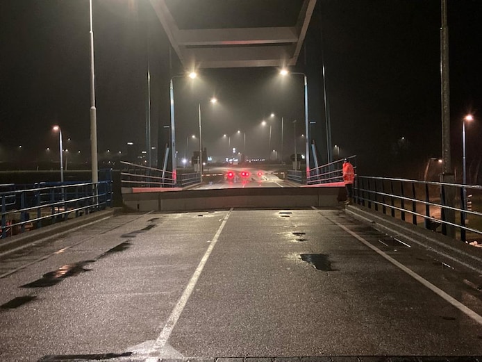 N57 vannacht uren dicht tussen Stellendam en Hellevoetsluis: 45 minuten ...