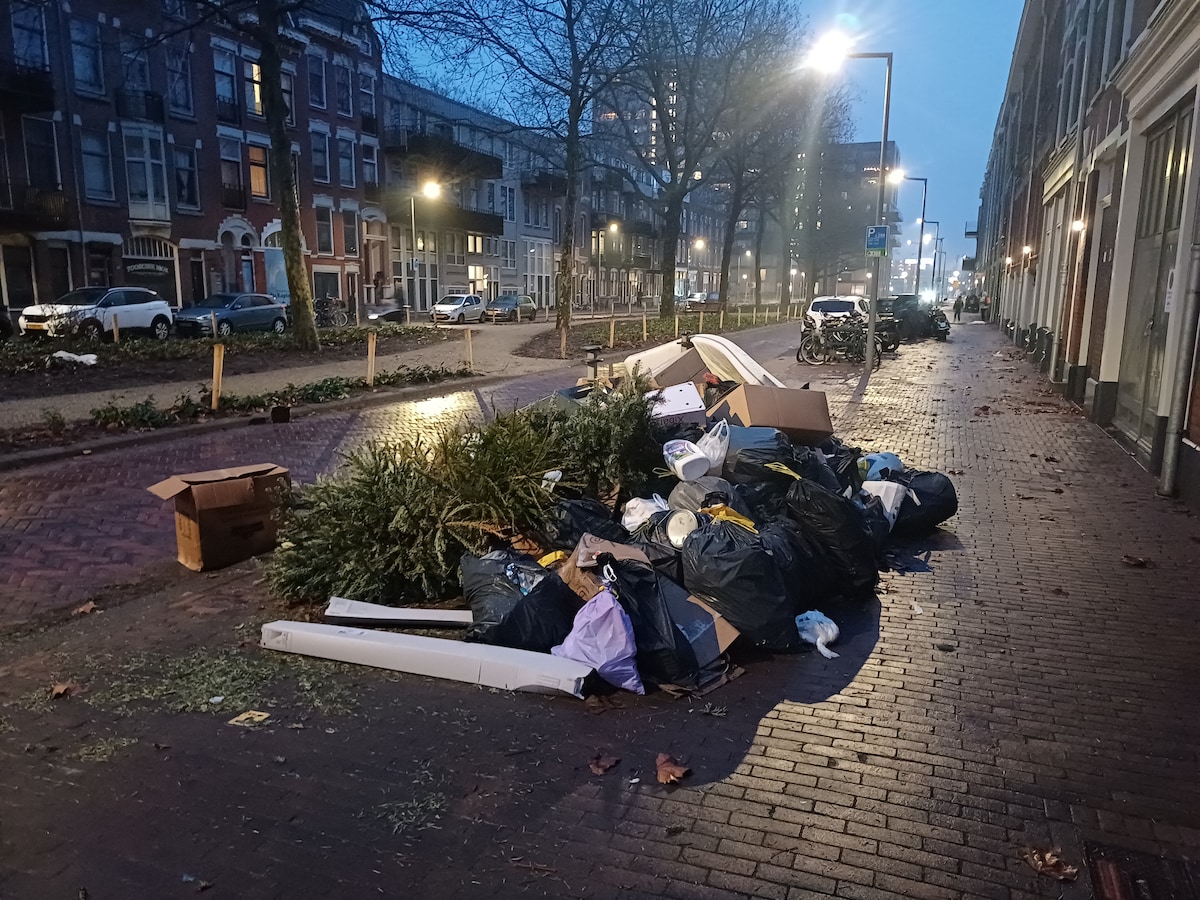 Wethouder: afvalbergen door overmacht, maar communicatie had beter ...