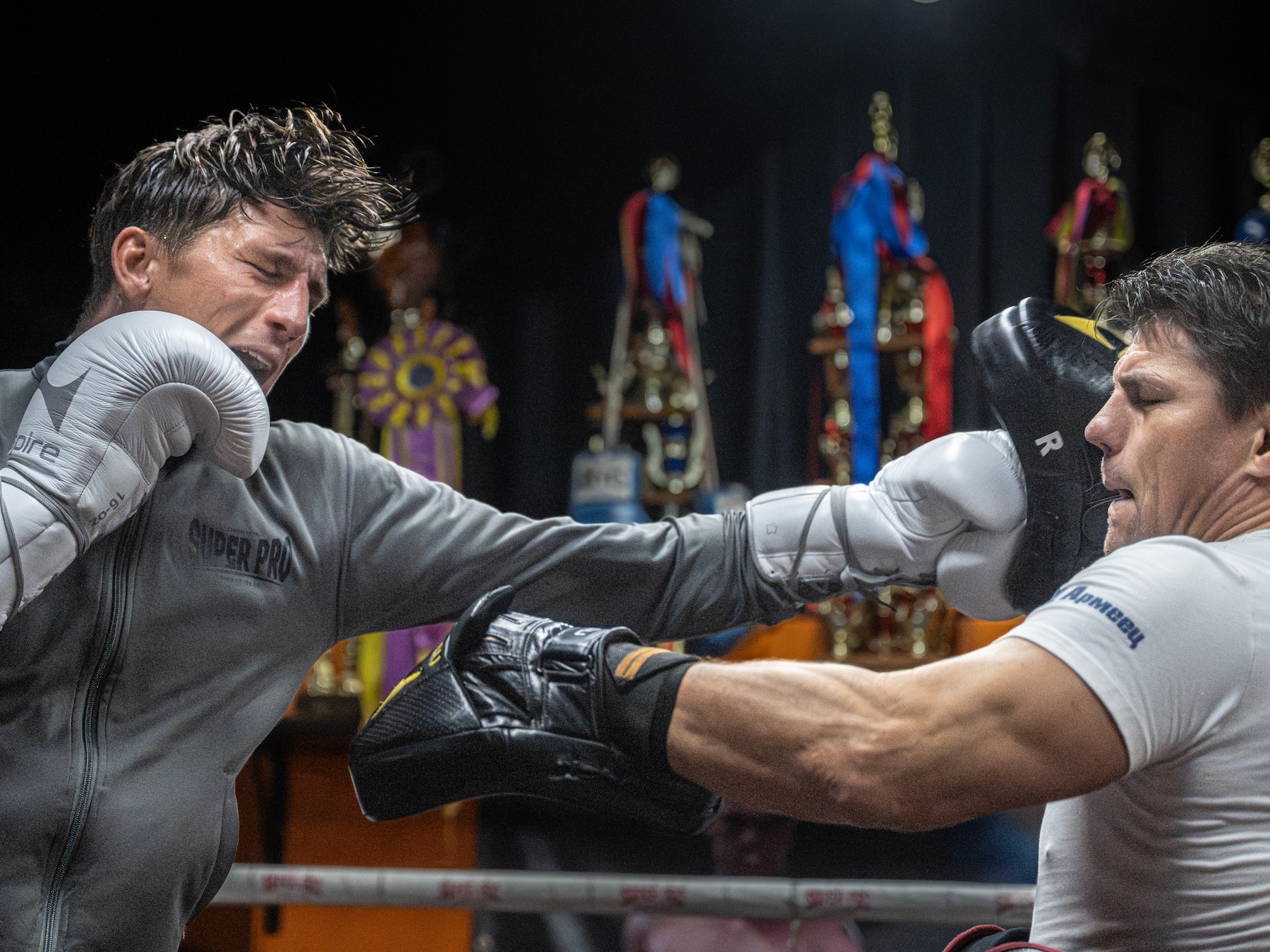 Gevecht van bokssensatie Gradus Kraus in Rotterdam razendsnel ...