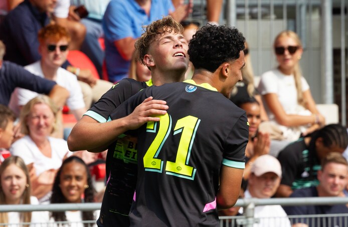 Robin van Duiven timmert aan de weg in de jeugdopleiding van PSV en ...