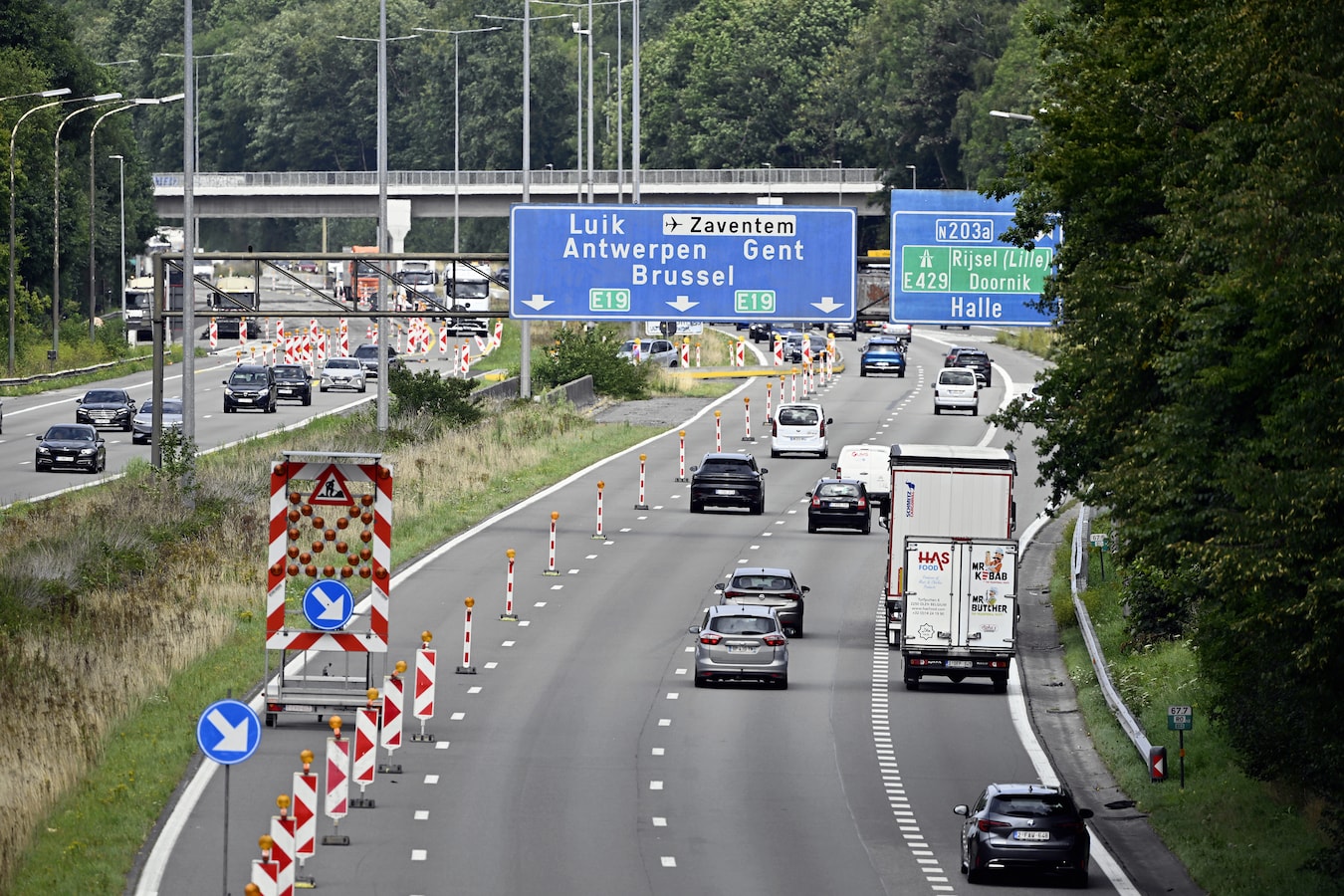 Lichaam dat achter verkeersbord hing op snelweg in België is van 29 ...