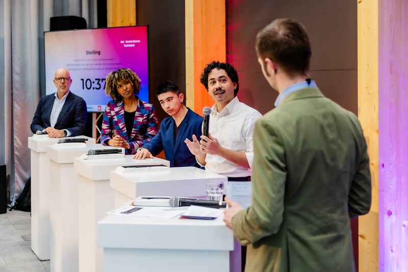 Het Amsterdamse Techdebat is klassiek links tegen rechts: ‘Laat dat aan ...