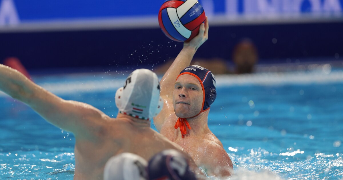 Waterpoloërs gaan onderuit tegen Hongarije op EK en kunnen plek in ...