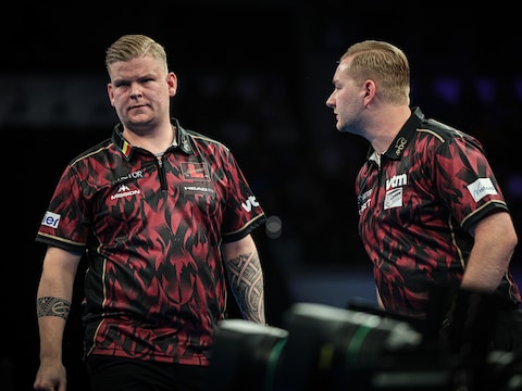 World Cup of Darts | Belgen geven voorsprong uit handen en verliezen ...