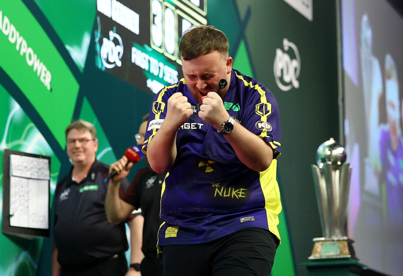 Van Gerwen afgedroogd in WK-finale, Littler jongste kampioen ooit ...