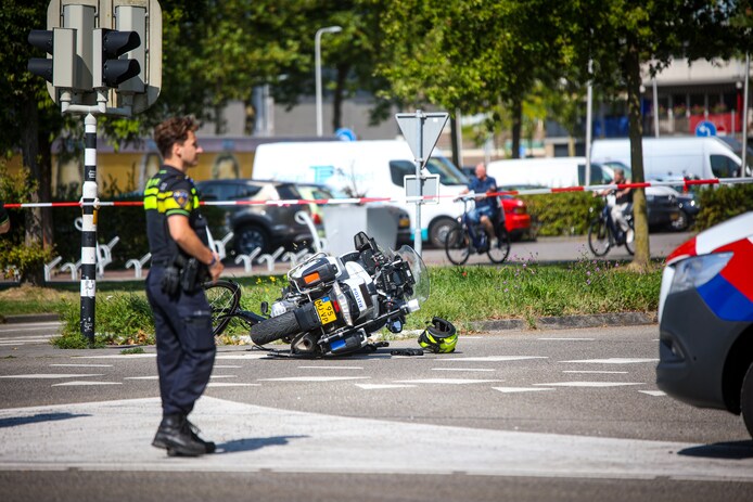Fietser gewond na botsing met motoragent in Alphen | 112 nieuws Alphen ...