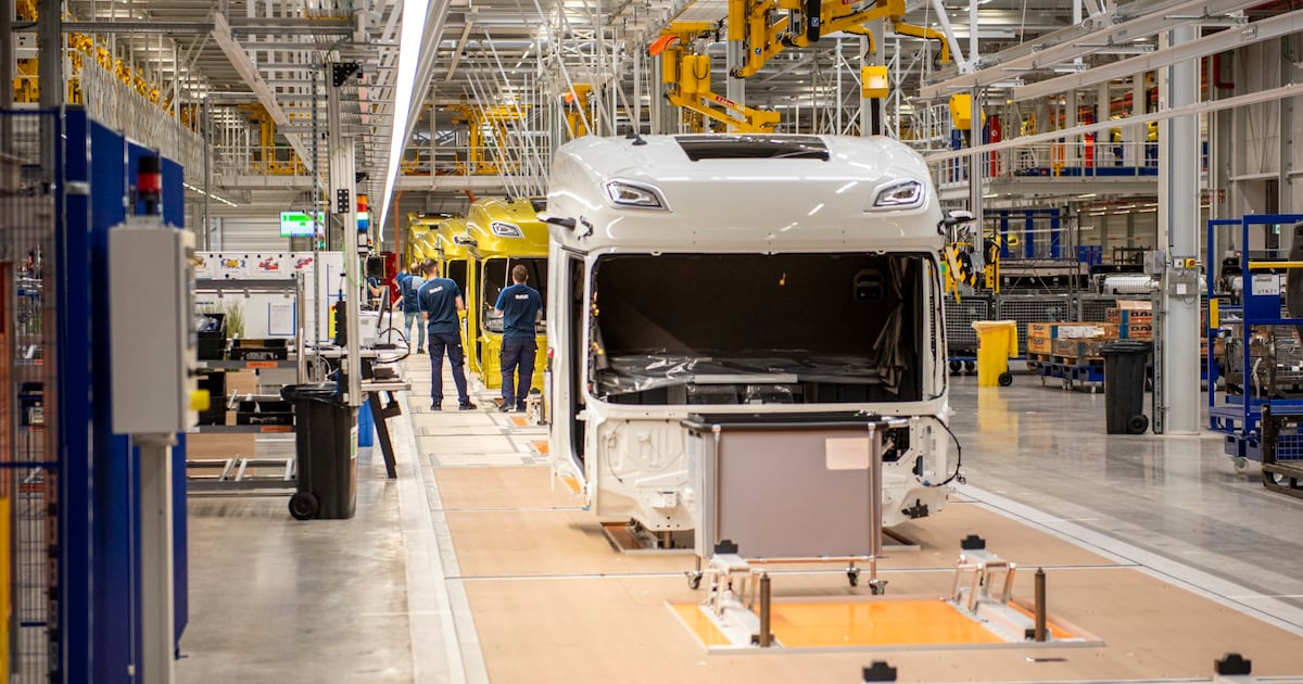 Vernieuwde Vlaamse DAF-fabriek uitgeroepen tot 'Factory of the future ...