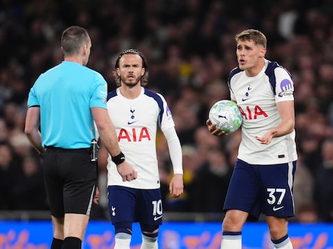 Micky van de Ven met Spurs nog volop in degradatiestress na duur ...