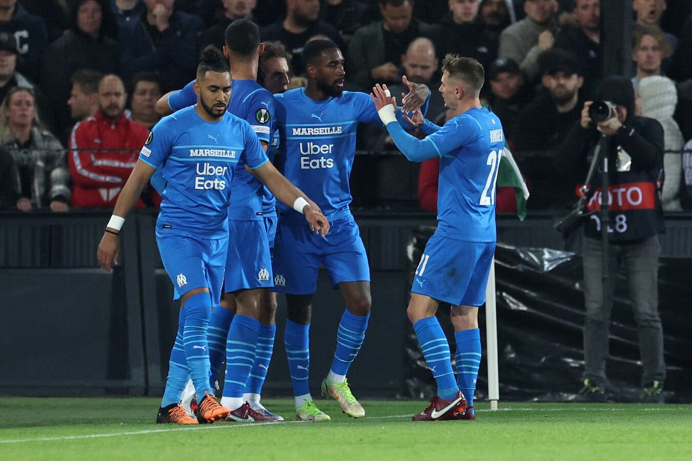 Feyenoord ziet voorsprong snel verdampen, Gerson maakt 2-2 | Foto | AD.nl