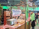 Samen Internationale zingen en ook voor de vegans is er worstenbrood ...