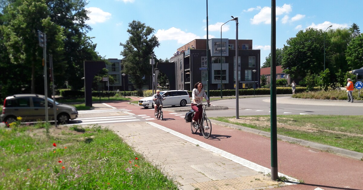Soest neemt maatregelen tegen hard fietsen bij twee rotondes | Soest | AD.nl