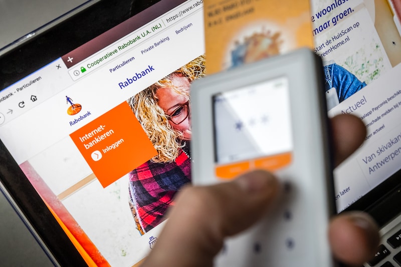 Rabobank gaat negatieve rente rekenen boven 100.000 euro | Nieuws | AD.nl