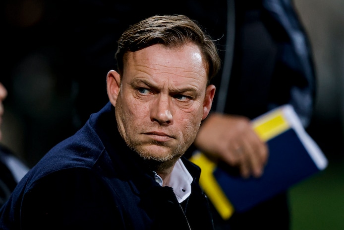 Mindere prestaties kosten Kevin Hofland de kop bij Helmond Sport ...