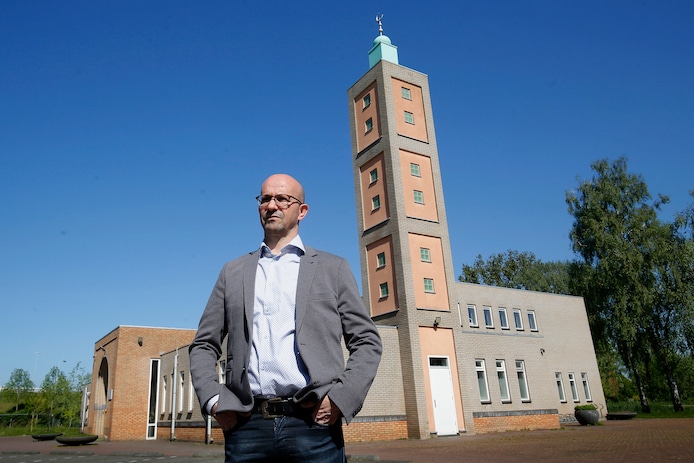 Omar moest zijn moeder begraven in de coronacrisis: ‘Haar lichaam kon ...