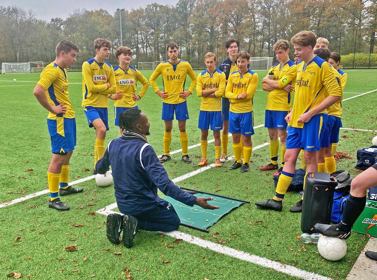 Titel is binnen voor Delta Sports, maar coach Prince (42) maakt het ...