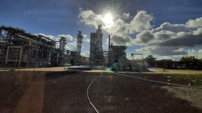 Shell overweegt sluiting van fabriek in Moerdijk | Moerdijk | AD.nl