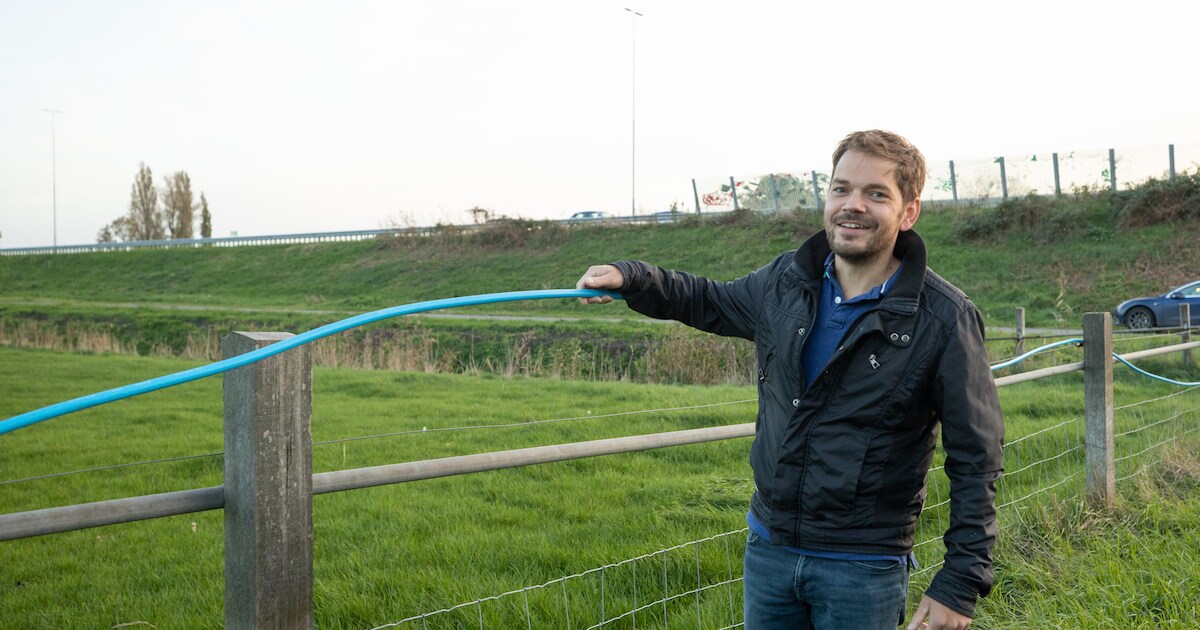 De helft van de straat kreeg glasvezel, maar Robert (38) en zijn buren ...