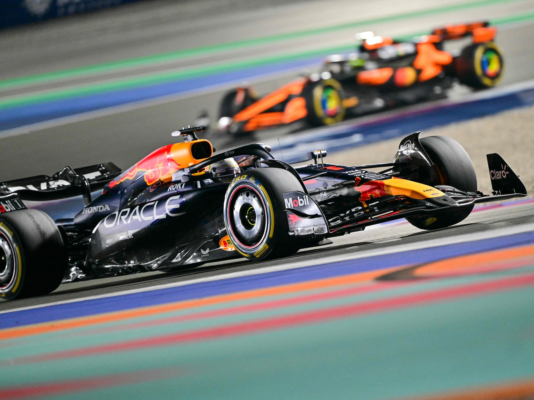 ‘Koning’ Max Verstappen wordt bejubeld in buitenlandse media: ‘Heeft de ...