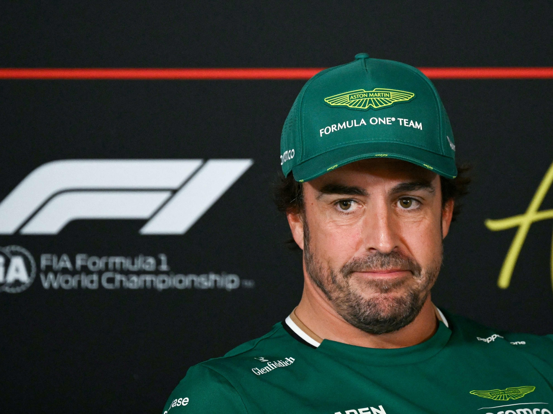 ‘Koning’ Max Verstappen wordt bejubeld in buitenlandse media: ‘Heeft de grootste magie van de F1 ...