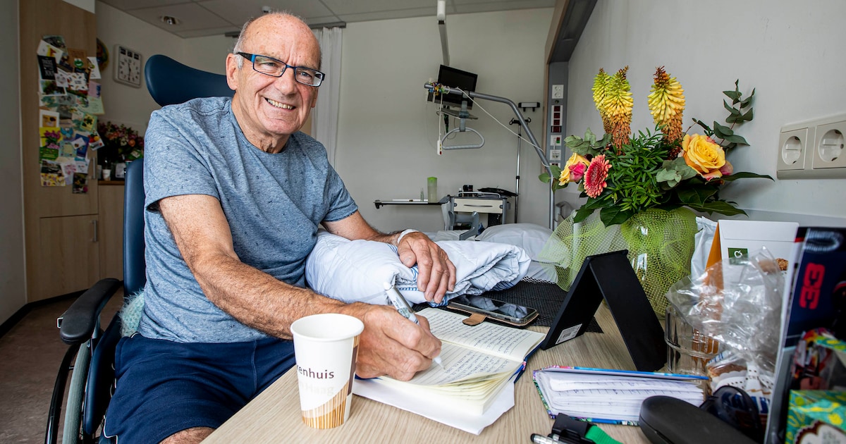 Ron (73) liep altijd achter de rolstoel, maar nu zit hij er zelf in ...