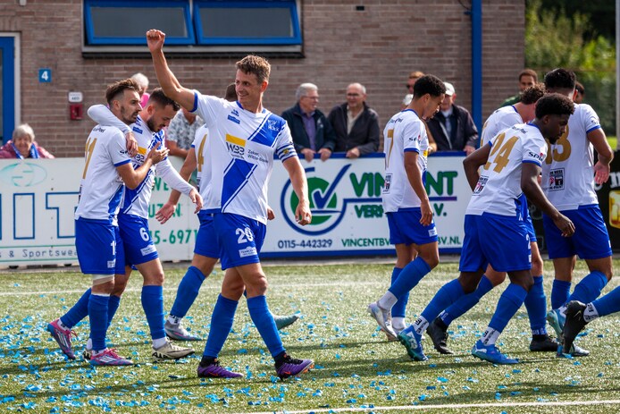 Hoek schiet met furieuze start tegen FC Lisse de laatste topper ...
