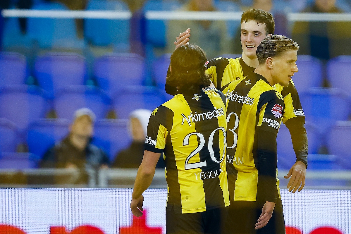 Vitesse bijna uit de min: Huisman loodst Arnhemse club met twee goals ...