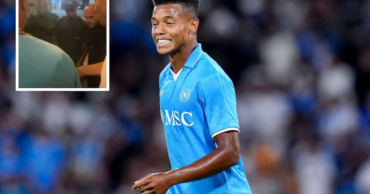 David Neres krijgt excuusbrief en nieuw horloge van weldoener na ...