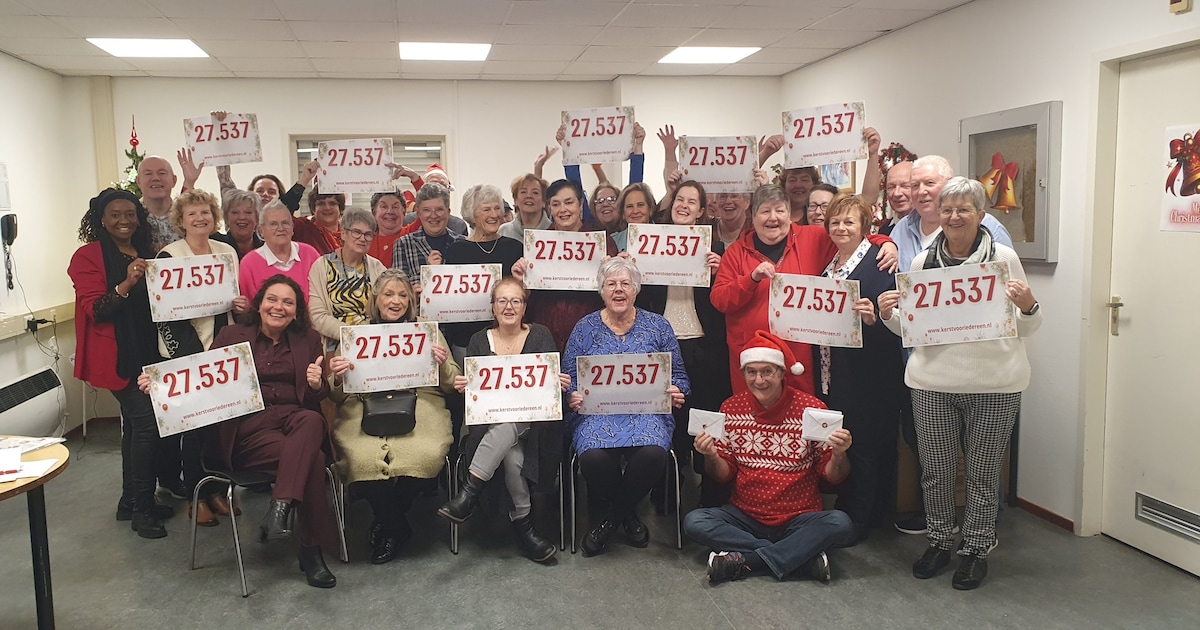 Vrijwilligers leggen pennen neer na 27.537 kerstkaarten: ‘Pijnlijke handen, maar zo veel liefde ...