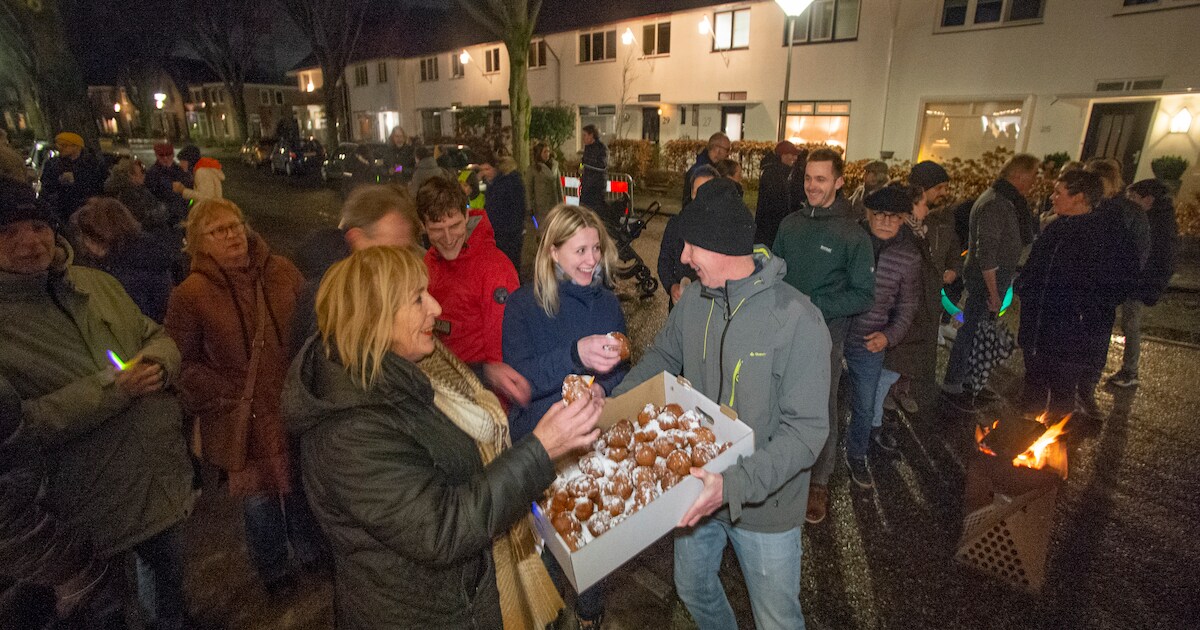 Feestje in ‘de mooiste straat van Oss’ | Oss | AD.nl