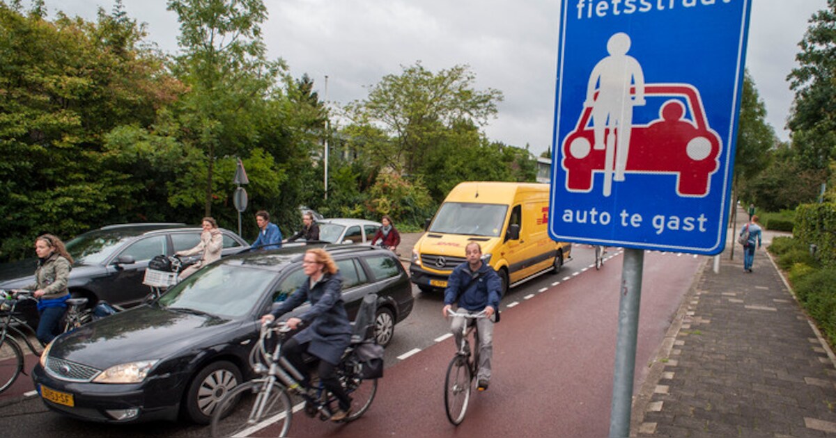 De fiets is op drukke plekken de nieuwe auto geworden qua ruimtebeslag ...