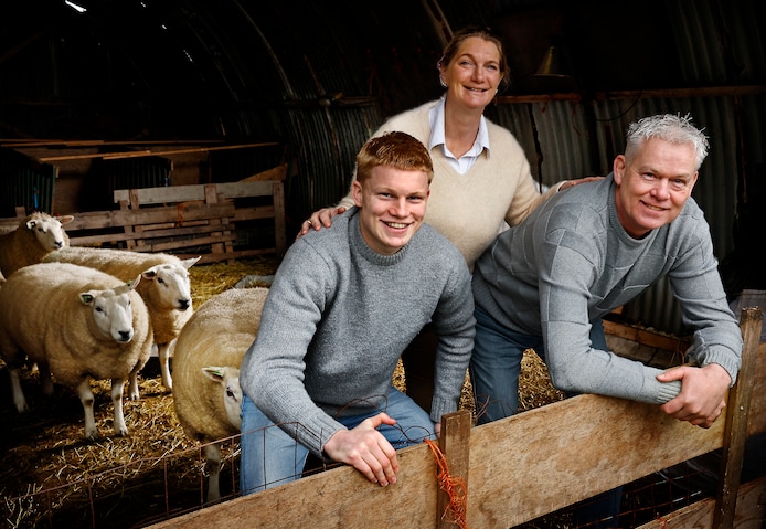 AZ-megatalent Kees Smit had clubs als Bayern München achter zich aan ...