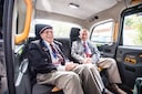 Frank Ashleigh (1924-2023) gaf Prins Charles trots vliegles in zijn ...