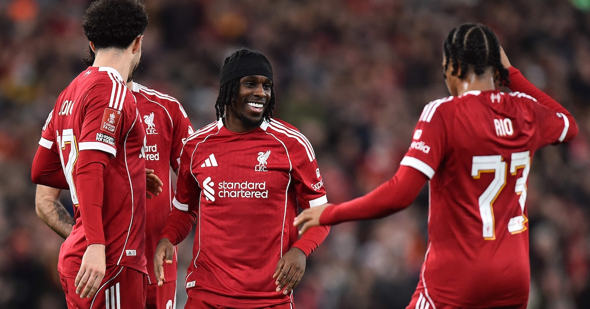 Arne Slot haalt opgelucht adem: Liverpool worstelt zich dankzij fraaie ...