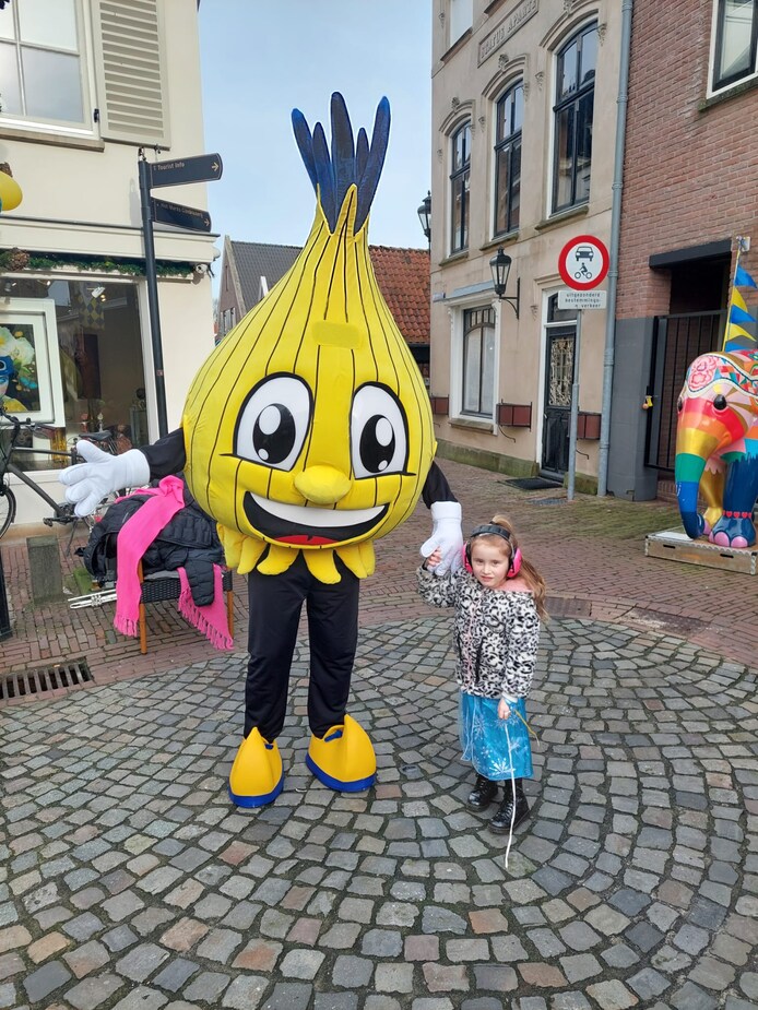 Siep Siepel steelt show in siepelstad Ootmarsum | Dinkelland | AD.nl