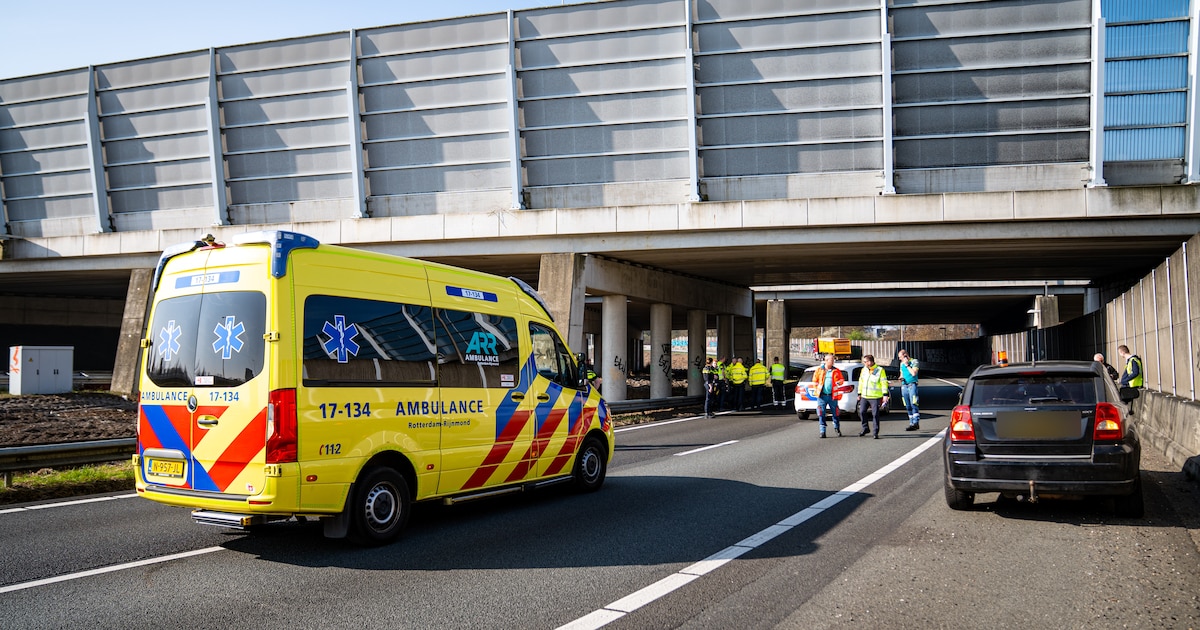 Slachtoffers motorongeluk A20 zijn Rotterdammer (40) en Leiderdorper ...