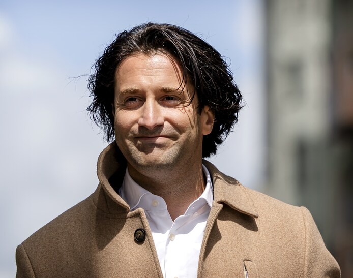 Quincy Promes moet voorlopig in de cel blijven, ‘vluchtgevaar te groot’ | Voetbal | AD.nl