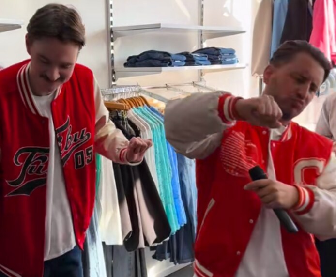 2 miljoen views: Danny Froger maakt hype rond pijnlijk optreden ...